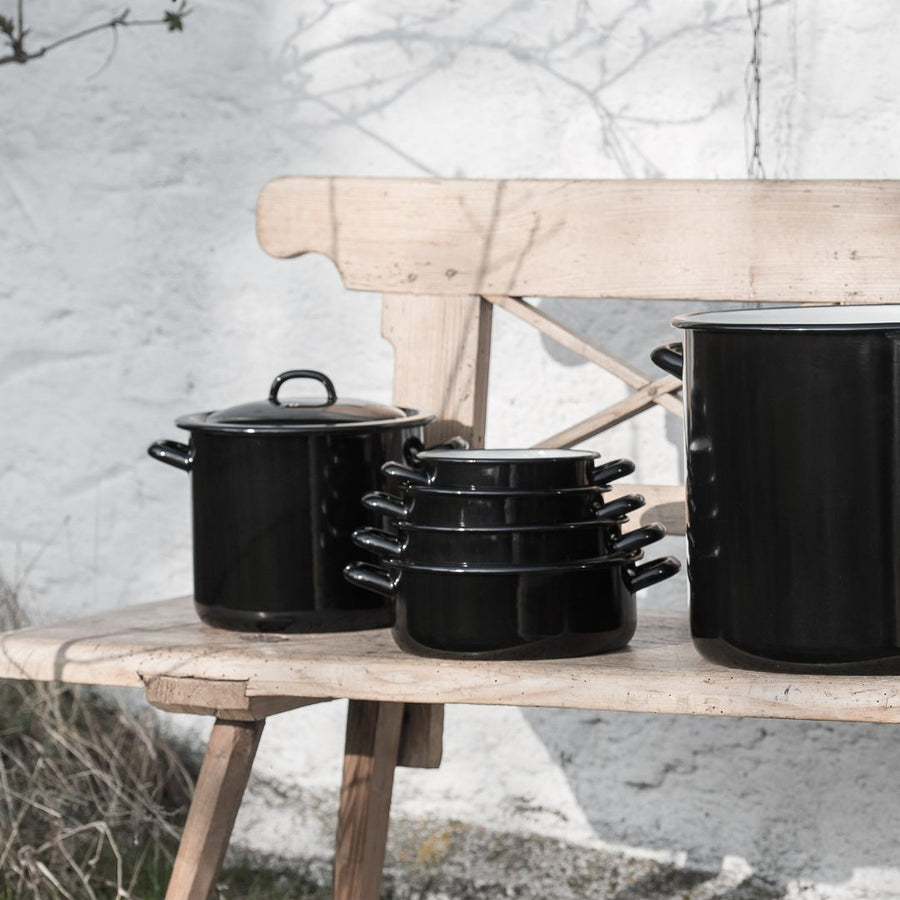 Riess Enamel Pot Black/White | Simple Beautiful Things